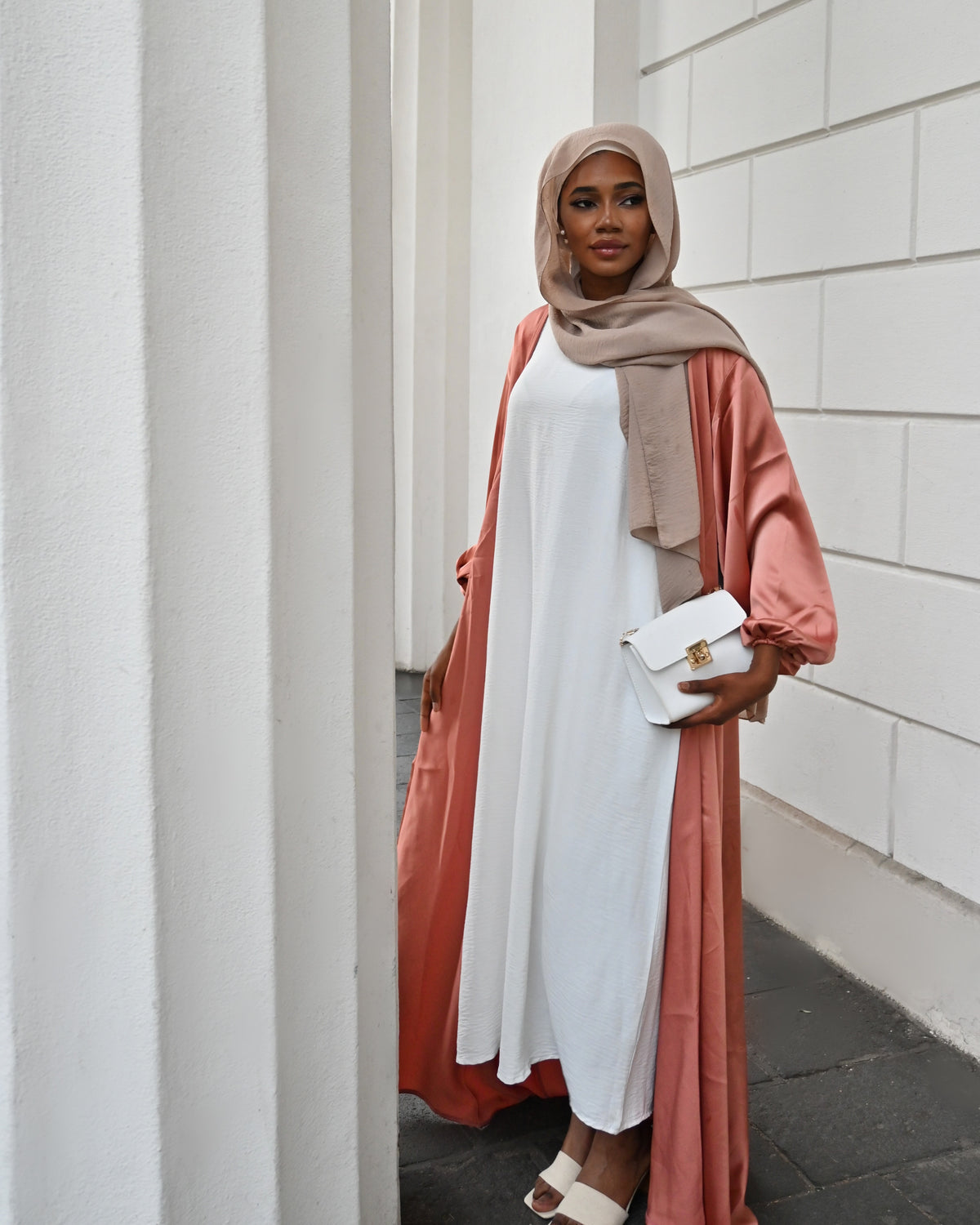 Mabaya - Elegante Abayas, Hijabs, Kimonos & Accessories
